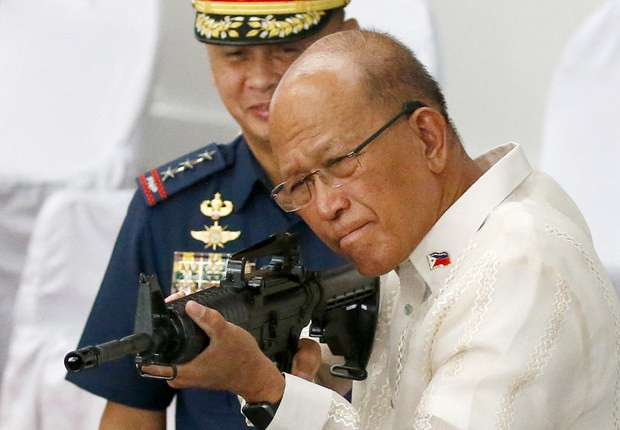 外媒披露新证据：中国向俄运送攻击性武器和防弹衣_无忧资讯