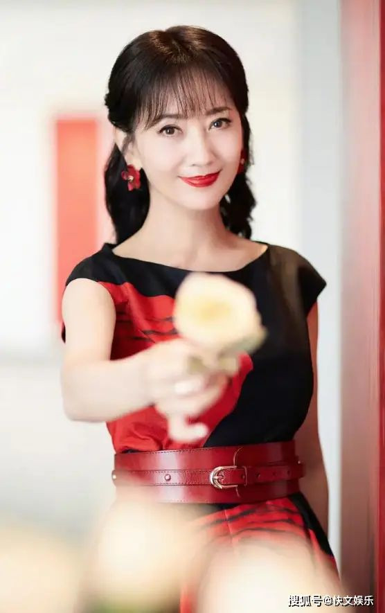 71岁赵雅芝现身内地录节目！毫无年龄感让人奇怪 -6parkbbs.com