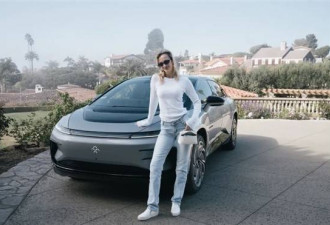 贾跃亭交付第15辆FF91 国际超模提走_无忧资讯