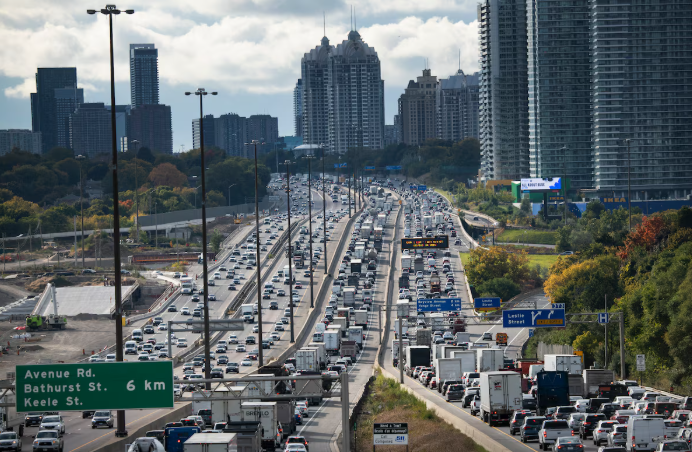 返岗安省公务员自述：通勤系统混乱，士气跌至前所未有的低点_无忧资讯