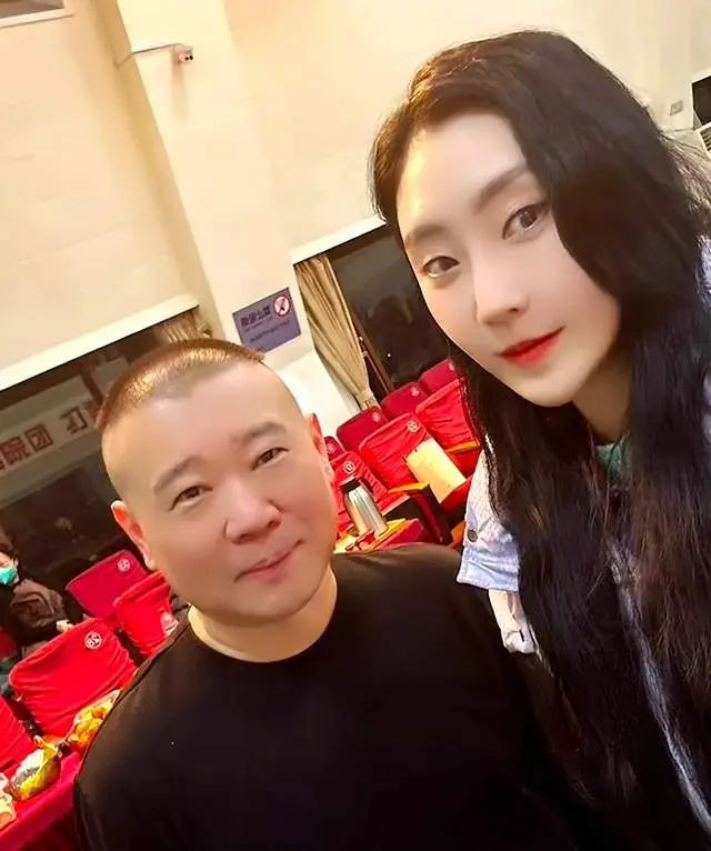 郭德纲正式升级做公公！“儿子”陶阳下个月大婚，儿媳模样俊俏_无忧资讯